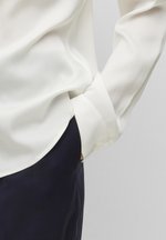 BOSS BANORAH - Langarmshirt - off white/offwhite - Zalando.ch