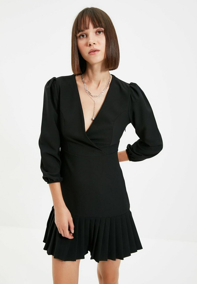 Trendyol Freizeitkleid - black/schwarz - Zalando.de