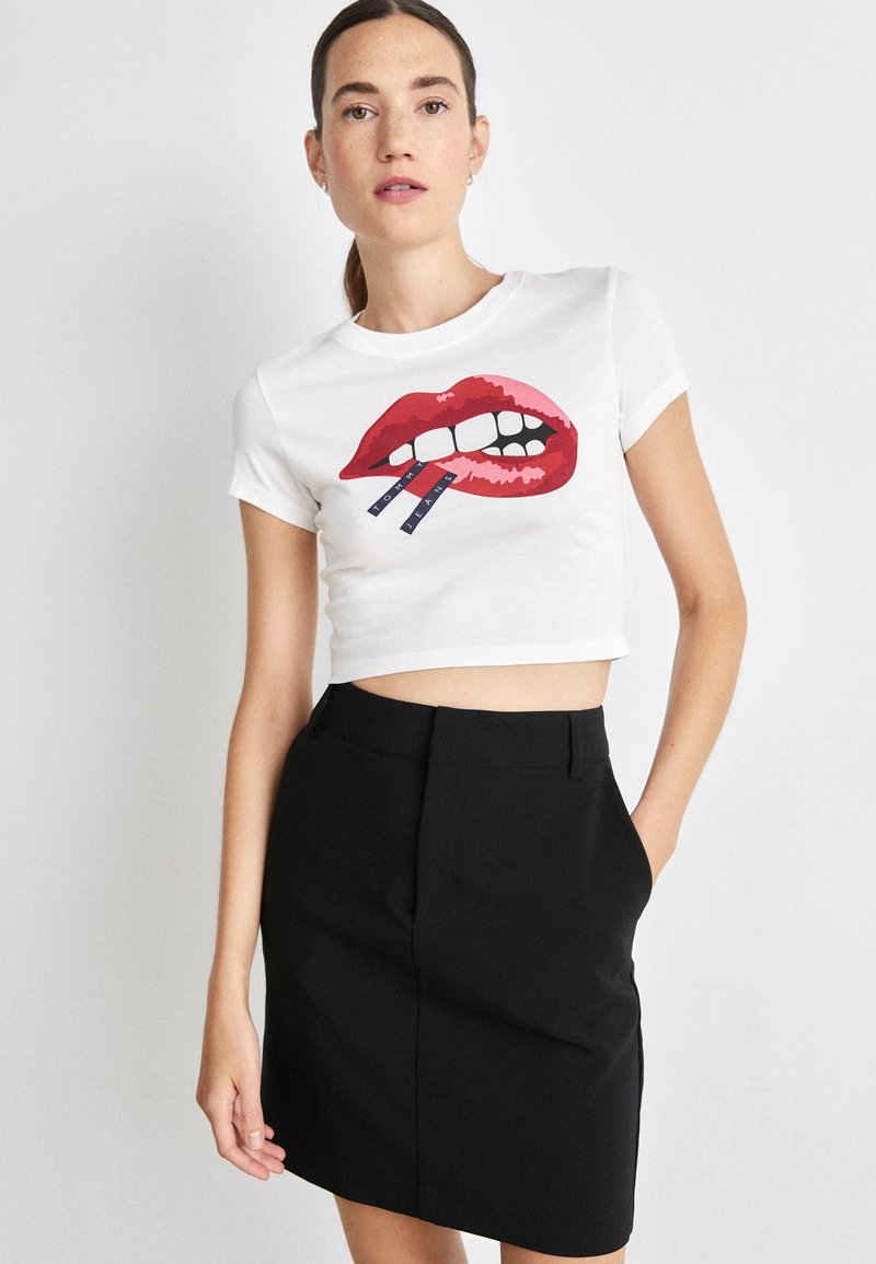 Tommy Jeans SLIM WASHED LIPS TEE - Print T-shirt - white - Zalando.co.uk