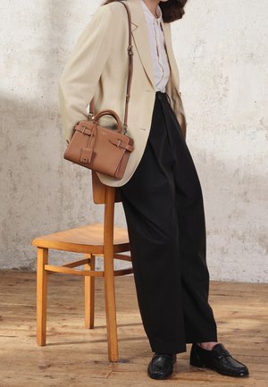 Lauren Ralph Lauren EMERIE SATCHEL SMALL - Handtasche - natural/tan/tan ...