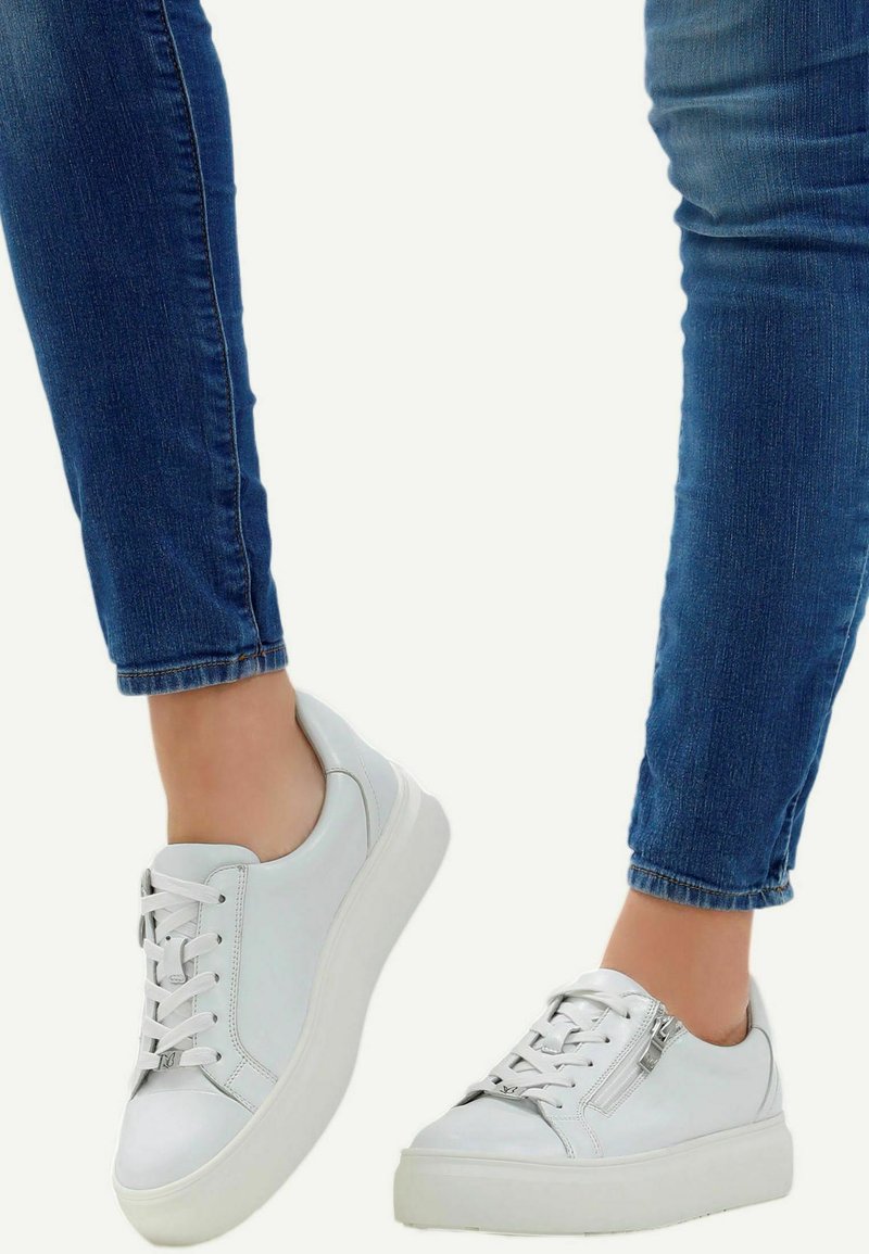 Caprice Sneakers low - white softnap/alb natural - Zalando.ro