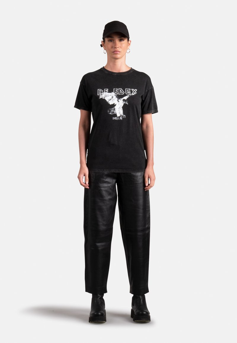 Be Edgy BEOLA - Camiseta estampada - black/negro - Zalando.es