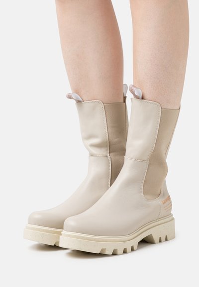 adidas Originals ADIFOM BOOT - Gummistiefel - silver green/core black ...