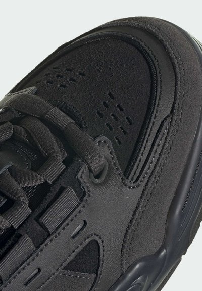 adidas Originals ADI2000 - Trainers - carbon pantone core black/black ...