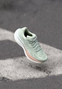 Saucony RIDE 19 - Scarpe da corsa su strada - mist/cameo/avorio ...