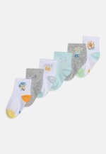 Nike Sportswear INFANT QUARTER UNISEX 6 PACK - Sokker - white/hvit ...