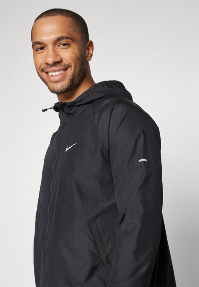 Nike Performance MILER - Veste coupe-vent - black/reflective silver ...