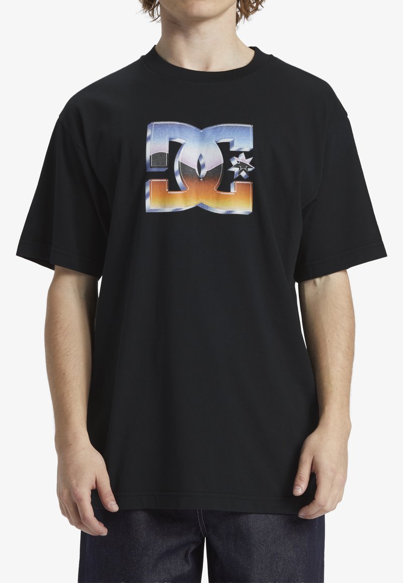 DC Shoes CHROME STAR HSS - Print T-shirt - kvjy black garment dye/black ...