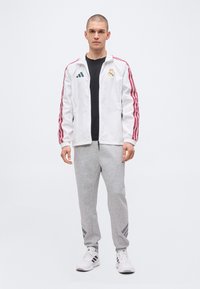 adidas Performance REAL MADRID HOME ANTHEM JACKET - Club wear - white ...