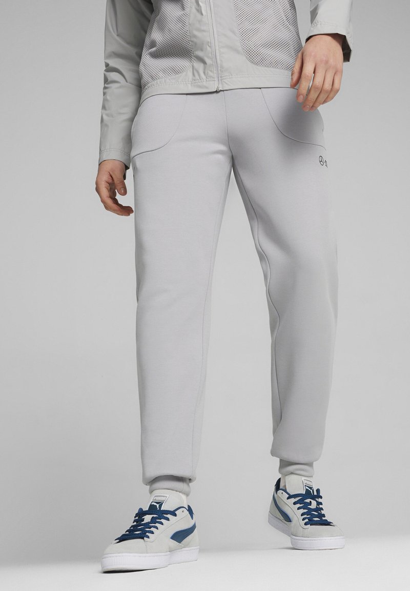 Puma MERCEDES-AMG PETRONAS MOTORSPORT - Tracksuit bottoms - team silver ...