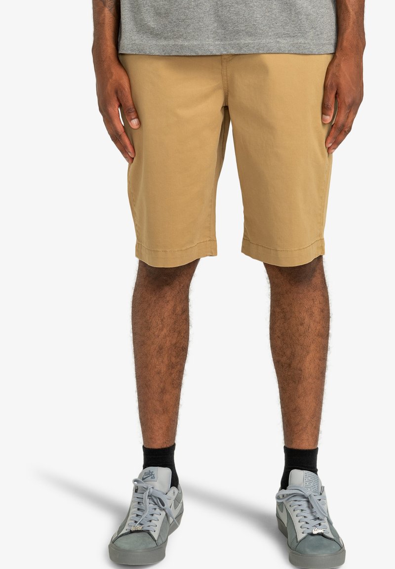 Element Shorts - kha/verde - Zalando.es