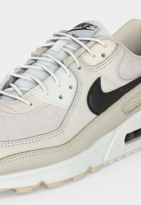 Nike Sportswear AIR MAX 90 - Trainers - white/black/light orewood brown ...