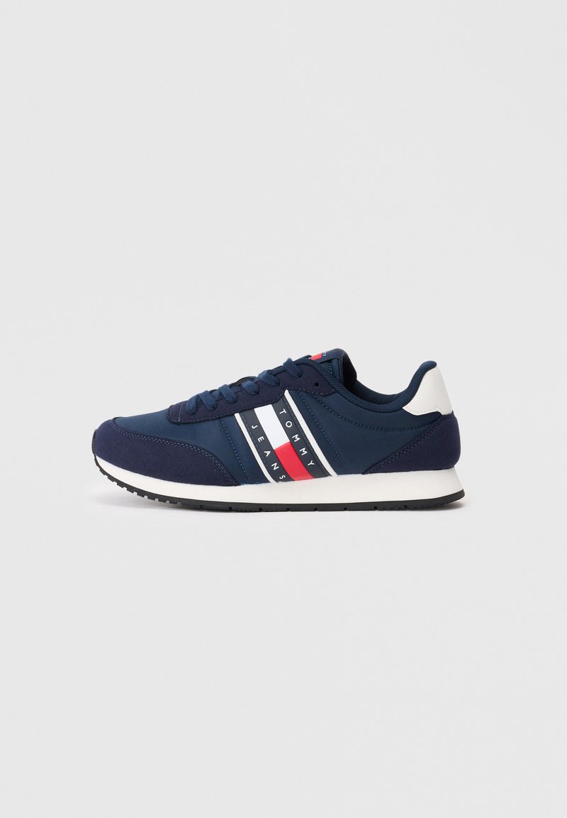 Tommy Jeans TJM CLASSIC RUNNER - Trainers - dark night navy/dark blue ...