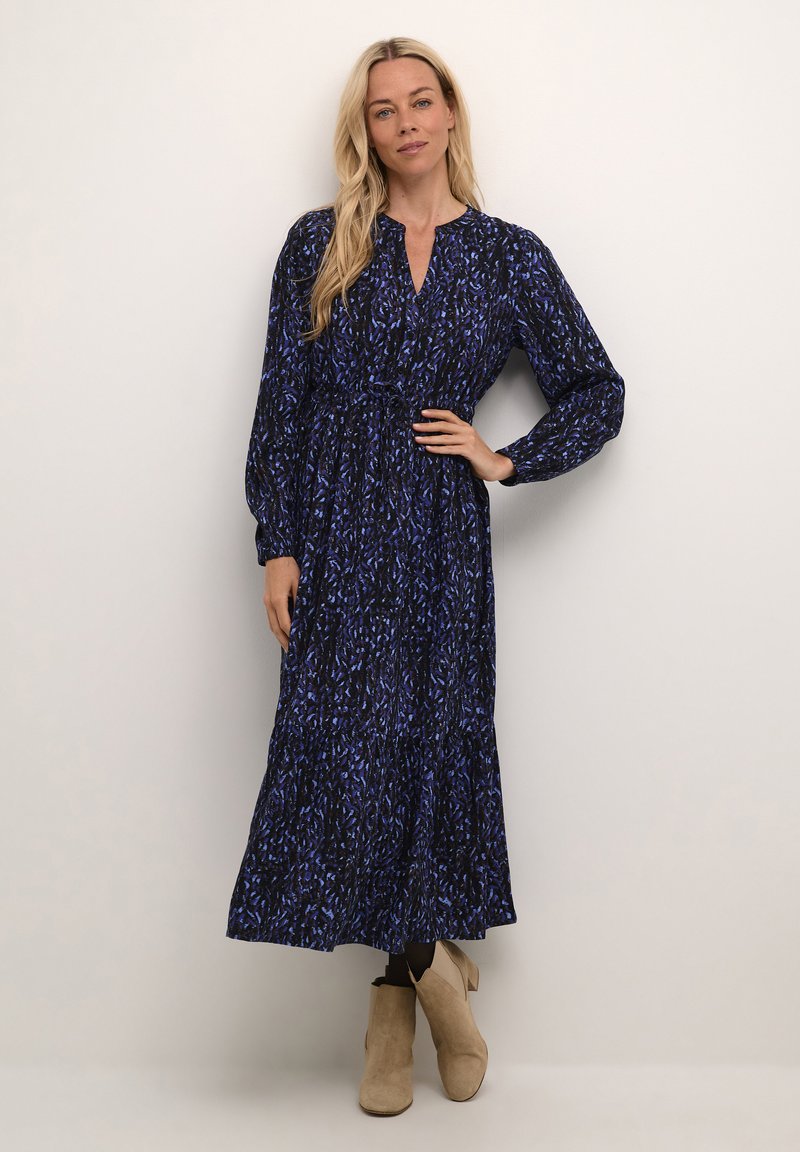 Cream TIAH ZALLY FIT - Robe de jour - mazarine blue black print/bleu ...