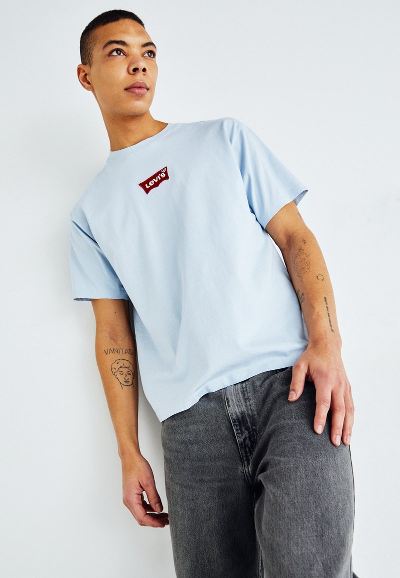 Levi's® VINTAGE TEE UNISEX - Print T-shirt - batwing badge niagra mist ...