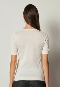 Falconeri ULTRAFINE ROUNDNECK - T-Shirt basic - white/offwhite - Zalando.de