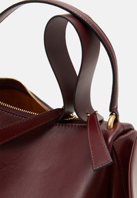 NEOUS SCORPIUS - Shopper - burgundy/donkerrood - Zalando.nl