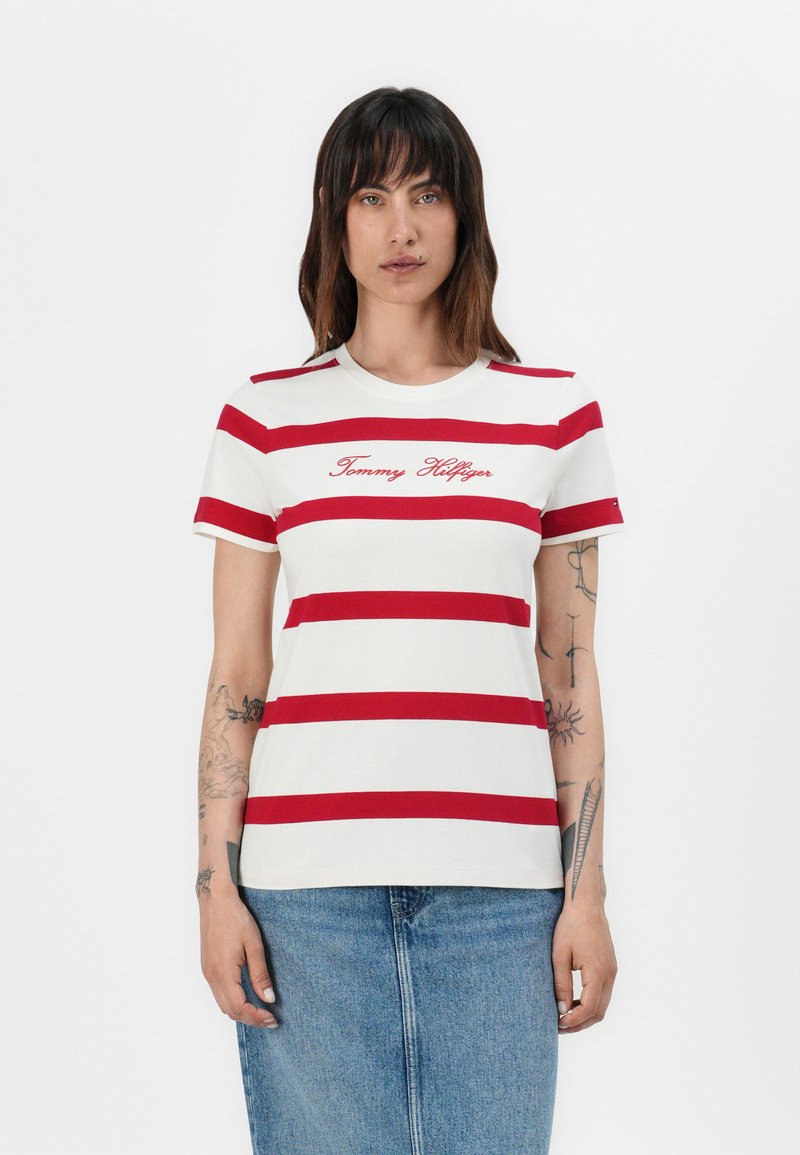 Tommy Hilfiger SCRIPT - T-shirt con stampa - ivory/dark night/bianco ...