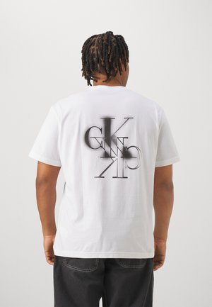 Calvin Klein Jeans Plus PLUS EUPHORIC MONOLOGO TEE - Print T-shirt - bright white/white ...