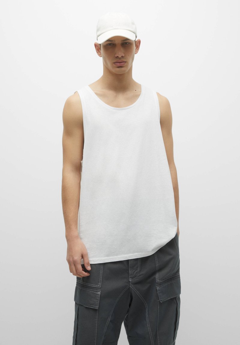 PULL&BEAR BASIC TANK - Top - white/weiß - Zalando.at