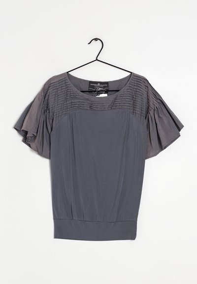 Designers Remix Collection Pre-owned oblečení, boty a doplňky | Objevte ...