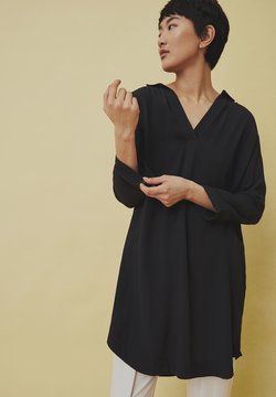 Avasta Tuunikad ja pluusid naistele veebis | ZALANDO