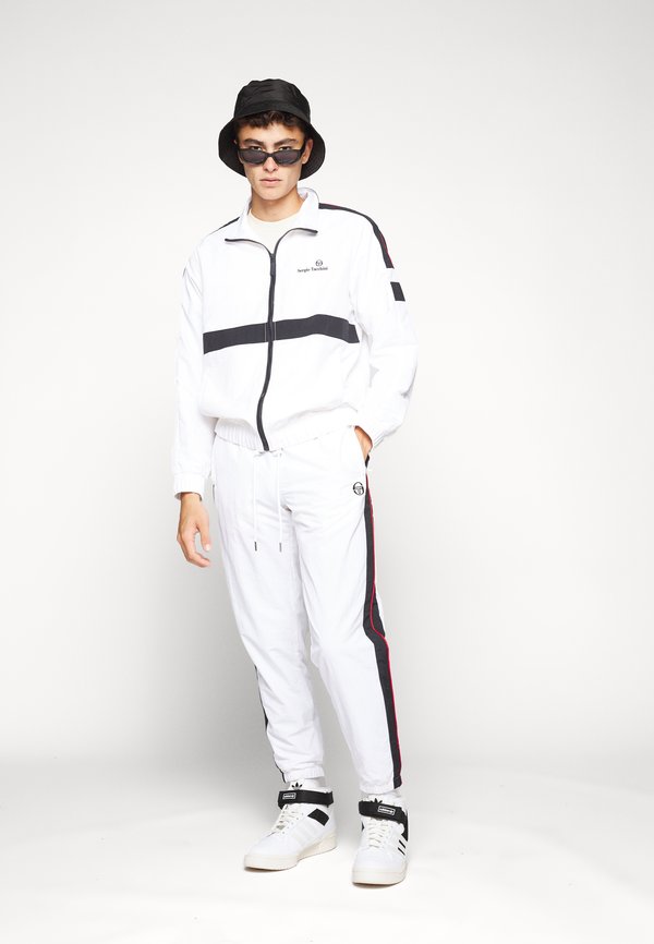 adidas Originals STAN SMITH CS MID - Sneakers hoog - core black/core ...