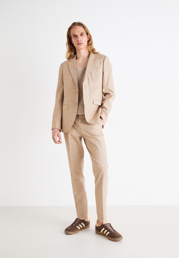 adidas Originals GAZELLE UNISEX - Zapatillas - earth strata/cream white ...