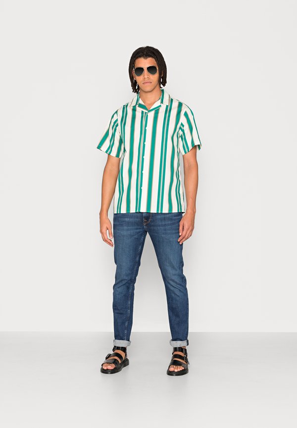 Urban Classics SUNGLASSES TIMOR UNISEX - Sonnenbrille - black/silver ...