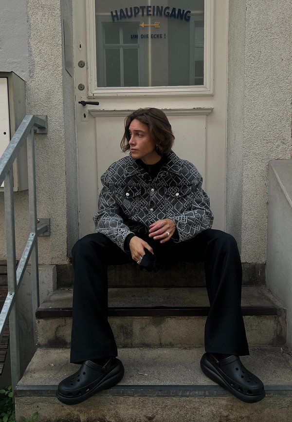 Weekday UNO TROUSER - Stoffhose - black/schwarz - Zalando.ch