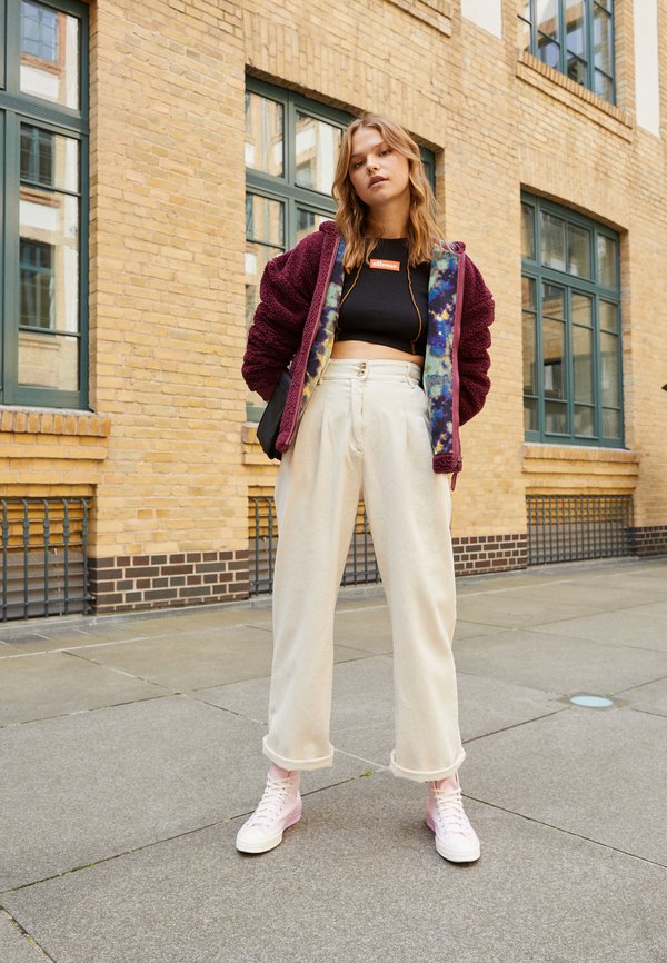 EDITED ELIS - Jean flare - natural beige/beige - ZALANDO.CH