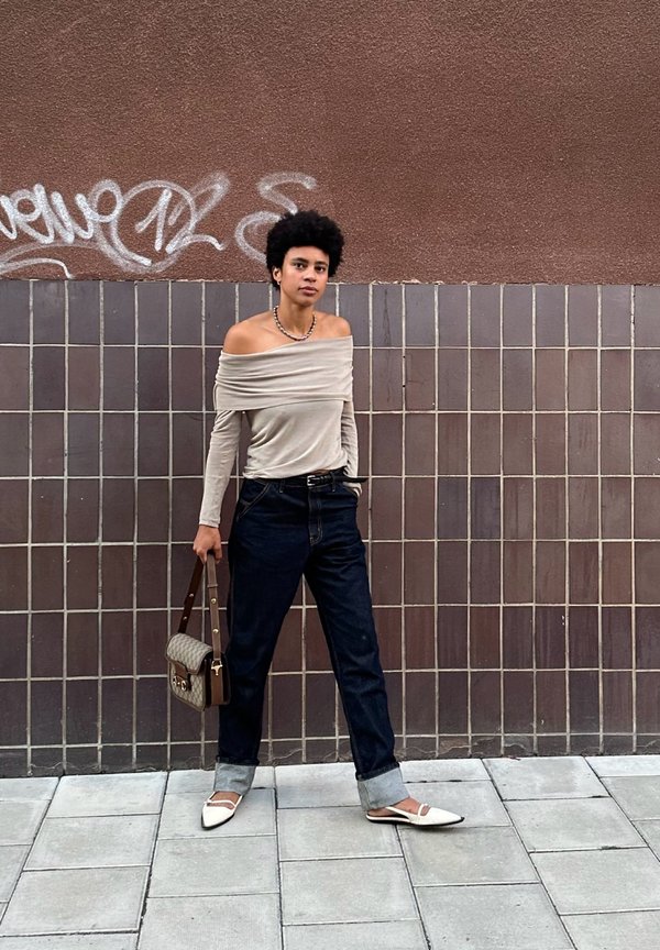 Massimo Dutti OFF-THE-SHOULDER - T-shirt print - dark brown/donkerbruin ...