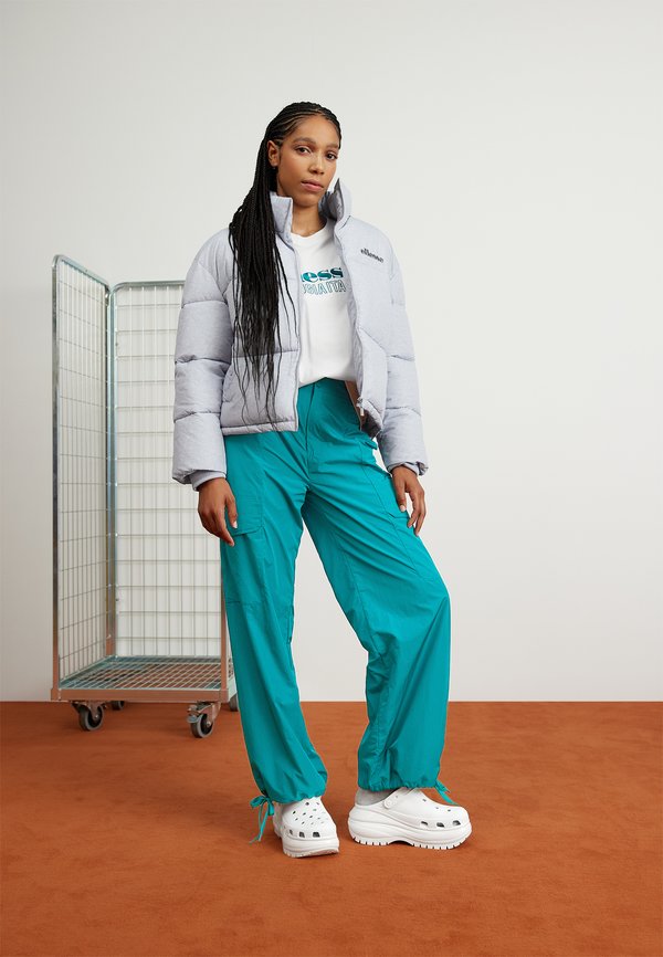 Crocs MEGA CRUSH UNISEX - Chanclas de baño - bone/crema - Zalando.es