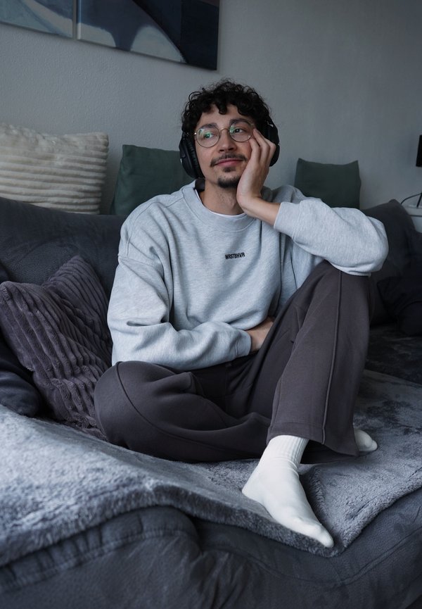 Beats BEATS STUDIO PRO WIRELESS HEADPHONES - Headphones - sandstone ...