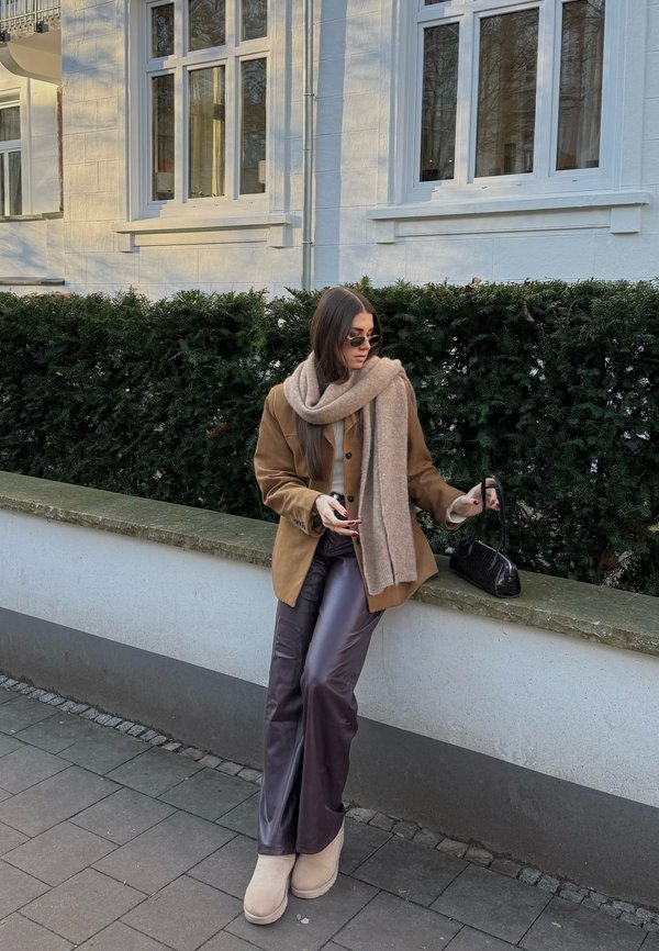 UGG CLASSIC MINI II - Ankle Boot - caribou/taupe - Zalando.ch