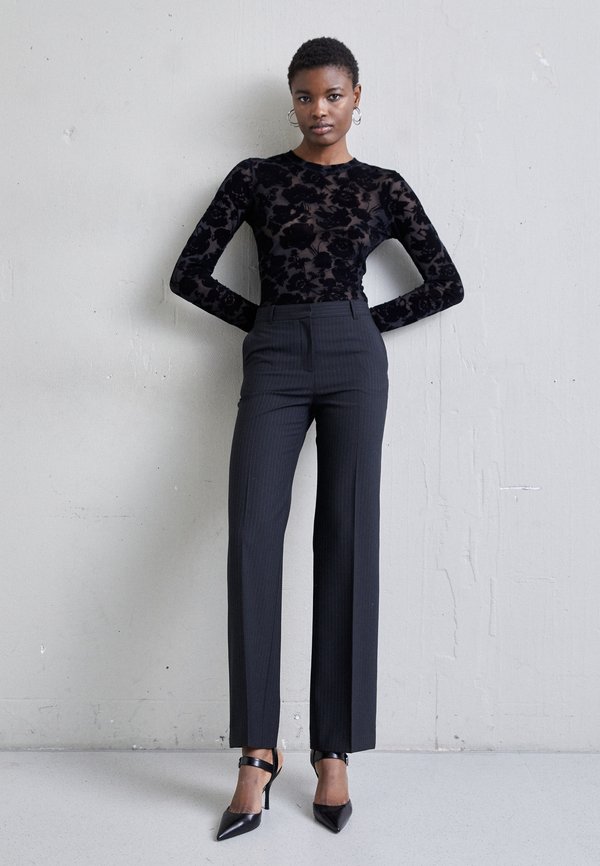 Marks & Spencer CREPE TAB DETAIL WIDE LEG - Pantaloni - black/nero ...