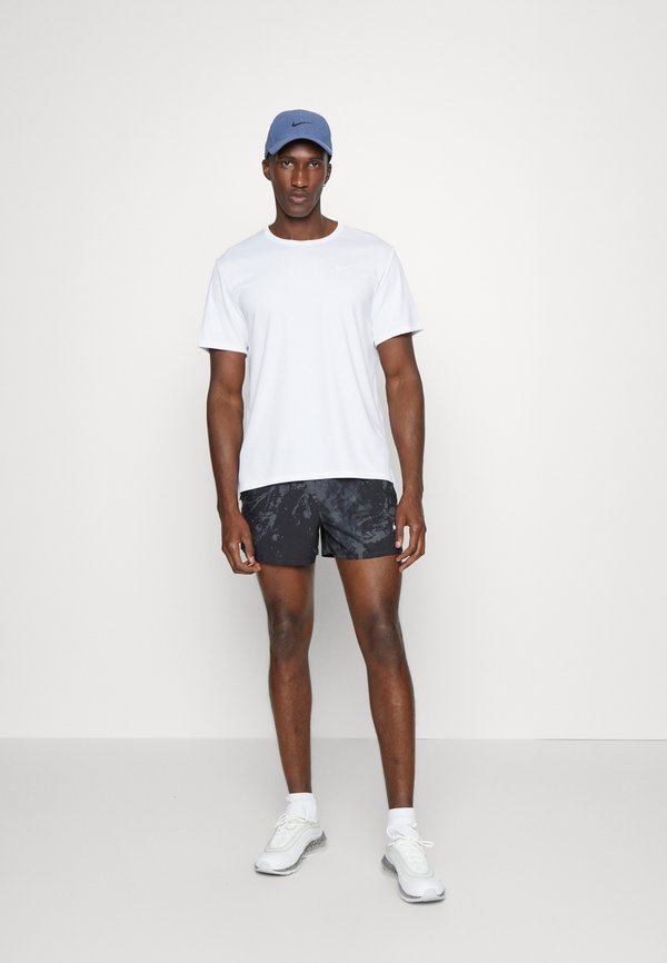 Nike Performance MILER - Sport T-shirt - white/wit - Zalando.be