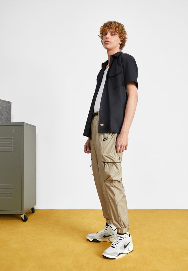 Lacoste STREET BALANCE UNISEX - Skulderveske - lion noir/svart - Zalando.no