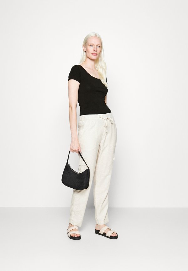 Gap Tall Cargo trousers - beige - Zalando.ie