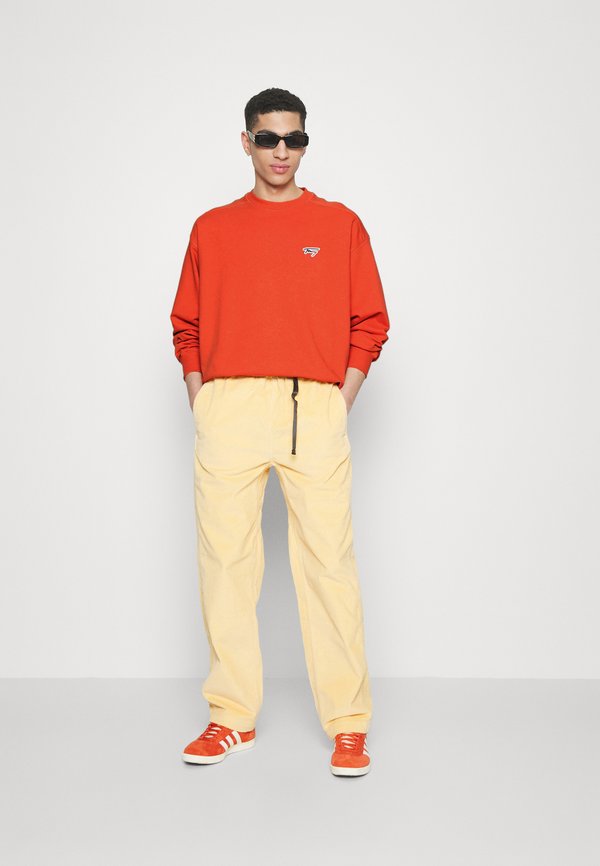 adidas Originals HANDBALL SPEZIAL UNISEX - Trainers - bright red/clear ...