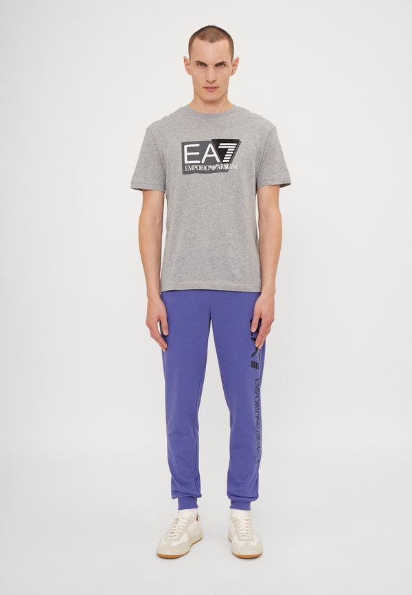 EA7 Emporio Armani UNISEX - T-Shirt print - verde scuro/tanne - Zalando.de