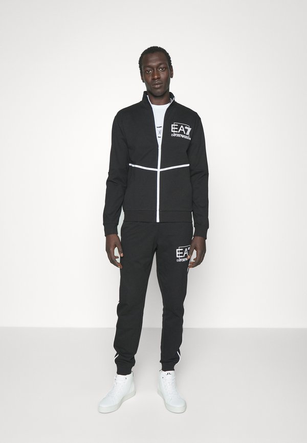 EA7 Emporio Armani Print T-shirt - white - Zalando.co.uk