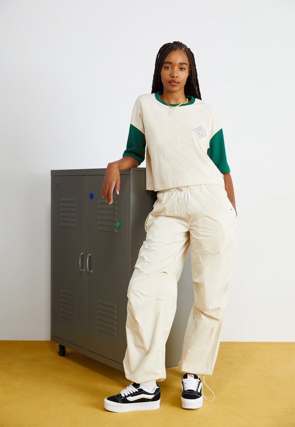 Vans KNU STACK - Skate shoes - black/true white/black - Zalando.co.uk