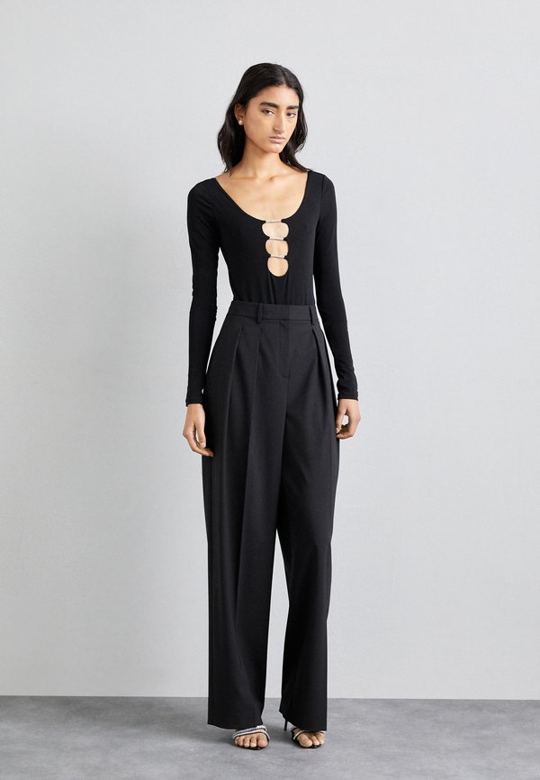 Stradivarius OPEN BACK - Pitkähihainen paita - black/musta - Zalando.fi