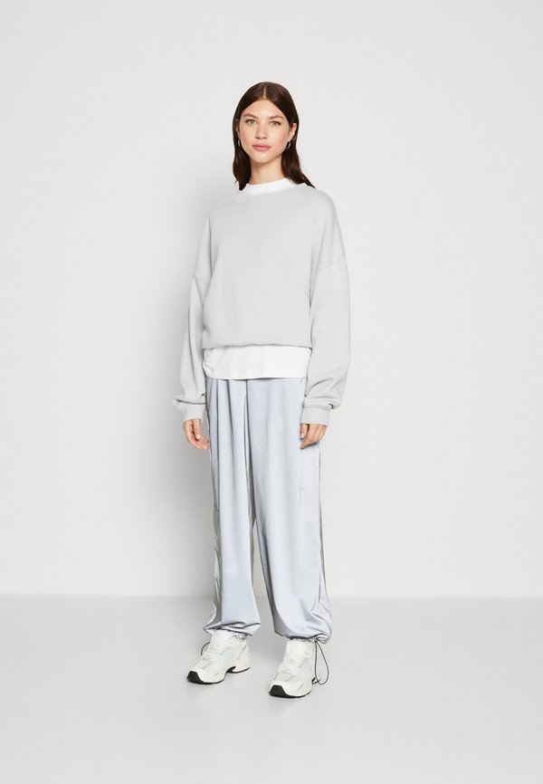 Urban Classics OVERSIZED TRIANGLE CREW NECK - Sweatshirt - white/blanc ...