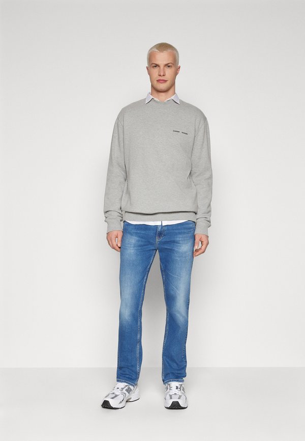 Only & Sons ONSWEFT REGULAR - Slim fit jeans - light medium blue denim ...