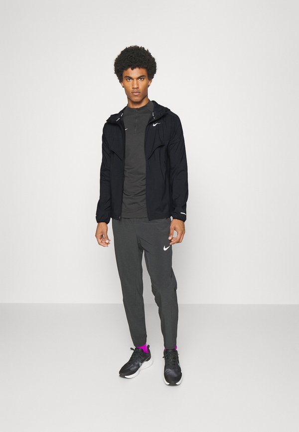 Nike Performance FORM - Training jacket - black/silver/black - Zalando ...