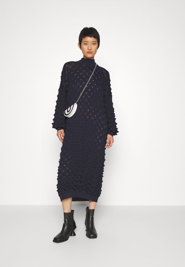 MCM TRACY VISETOS WALLET ON CHIAN - Geldbörse - beige - Zalando.at