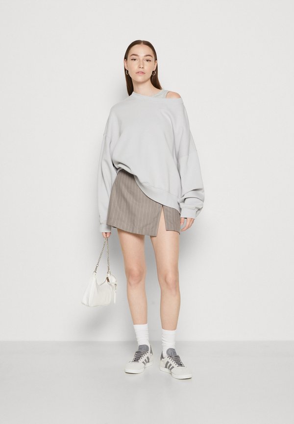 Urban Classics OVERSIZED TRIANGLE CREW NECK - Sweatshirt - white/blanc ...