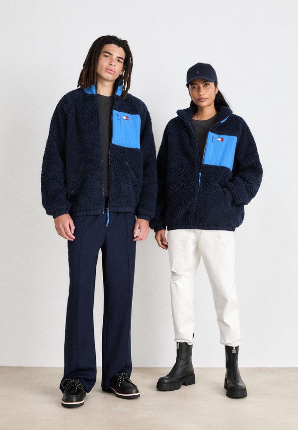 Guess YELMA - Plateaustiefelette - black/schwarz - Zalando.de